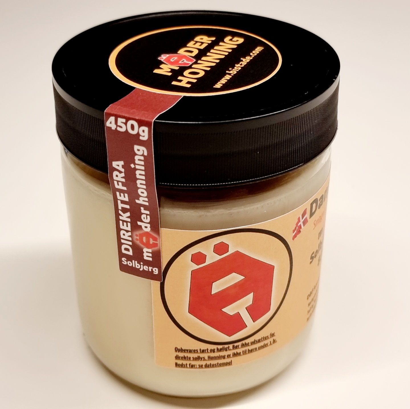 Dansk honning avlet i egen bigård i Solbjerg 8355